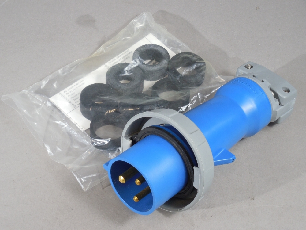 Hubbell Watertight Plug HBL332P6W NEW | Mavin the Webstore